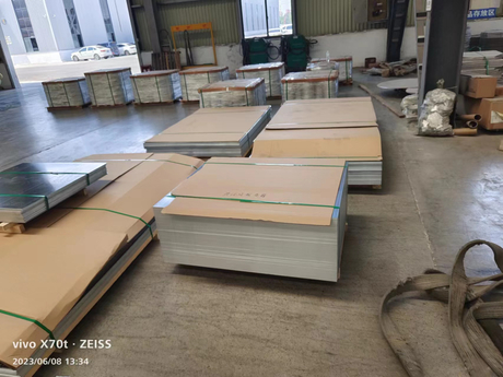 Exploring the Various Types of Aluminium Plates - RK Aluminum